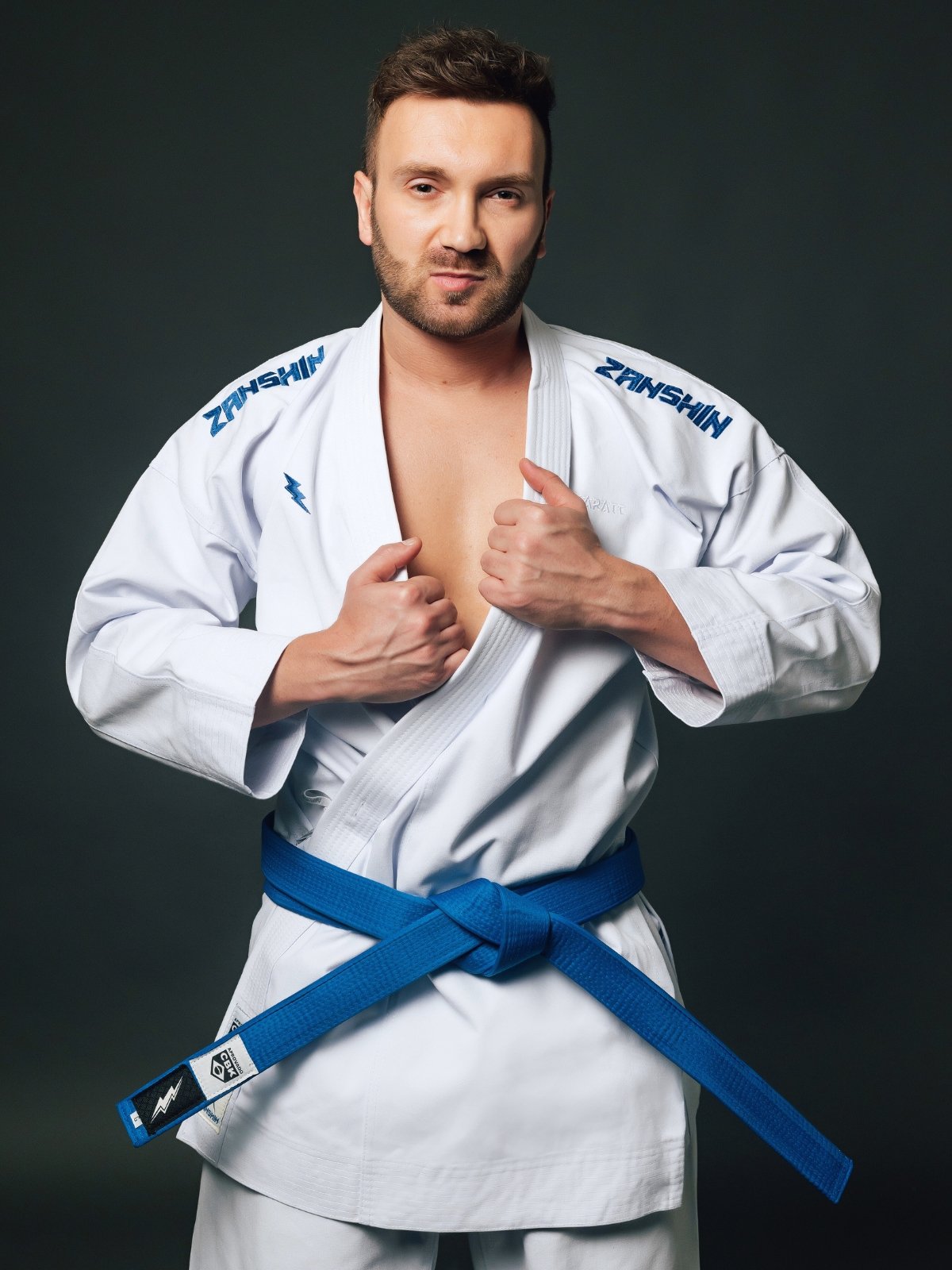 Kimono Karate Zanshin Adulto Force Lona Média Kata