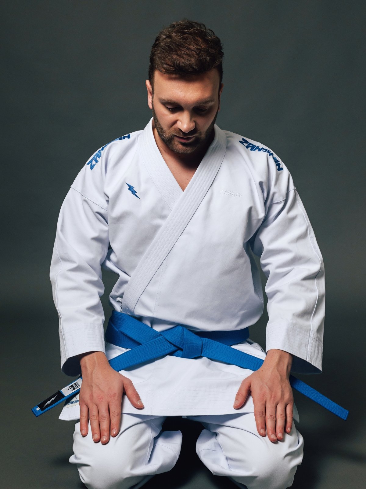 Kimono Karate Zanshin Adulto Force Lona Média Kata